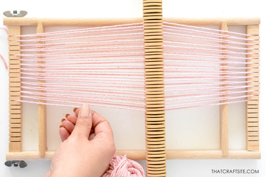 How to Weave on a Loom - Complete Weaving Guide for Beginners