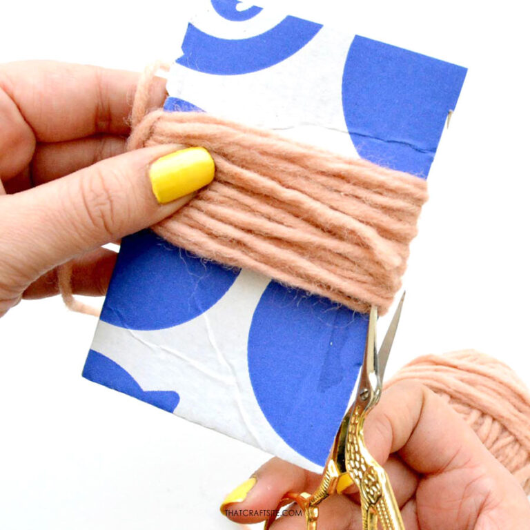 How to Make DIY Yarn Tassels in 5 Minutes!